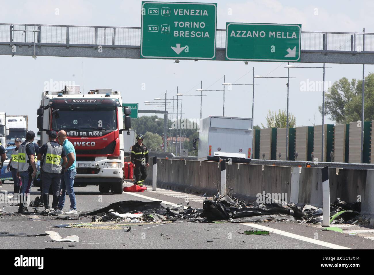 Brescia, Italia. 22nd July, 2025. Ultraleggero precipitato s p19 Corde ...