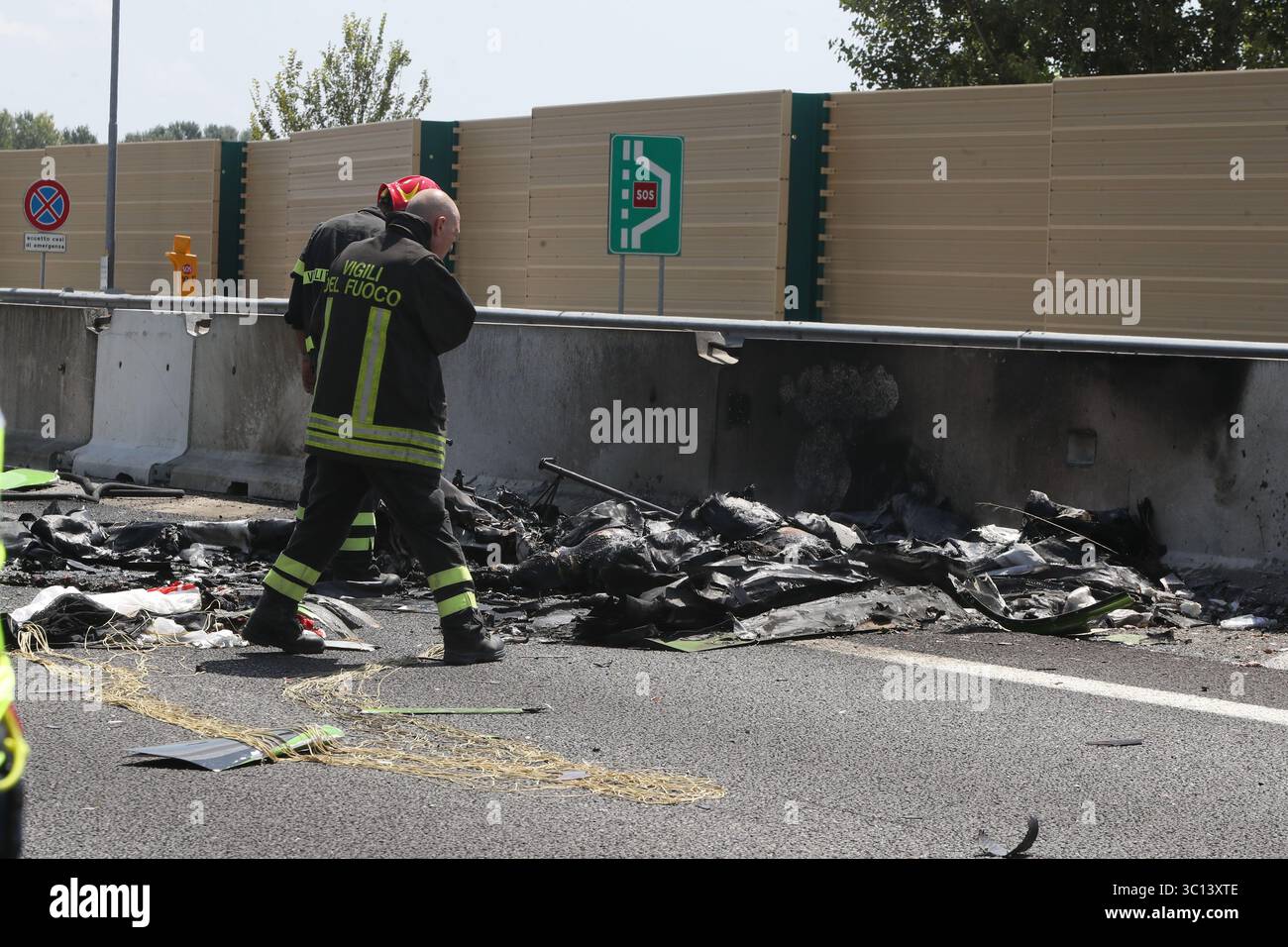 Brescia, Italia. 22nd July, 2025. Ultraleggero precipitato s p19 Corde ...