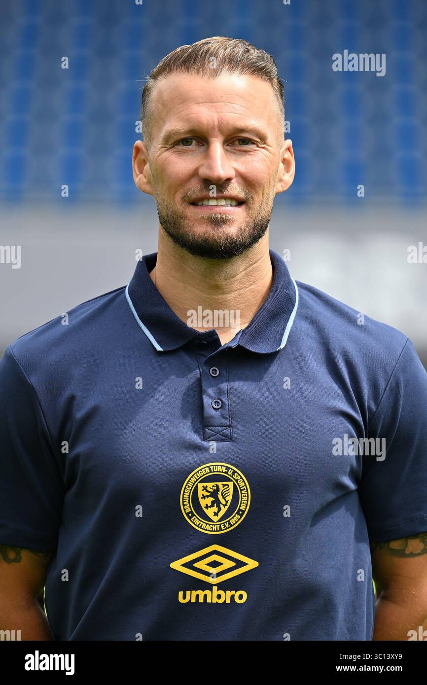 22 July 2025, Lower Saxony, Brunswick: Soccer: Bundesliga 2, Eintracht ...