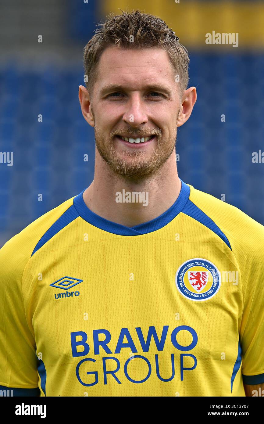 22 July 2025, Lower Saxony, Brunswick: Soccer: Bundesliga 2, Eintracht ...
