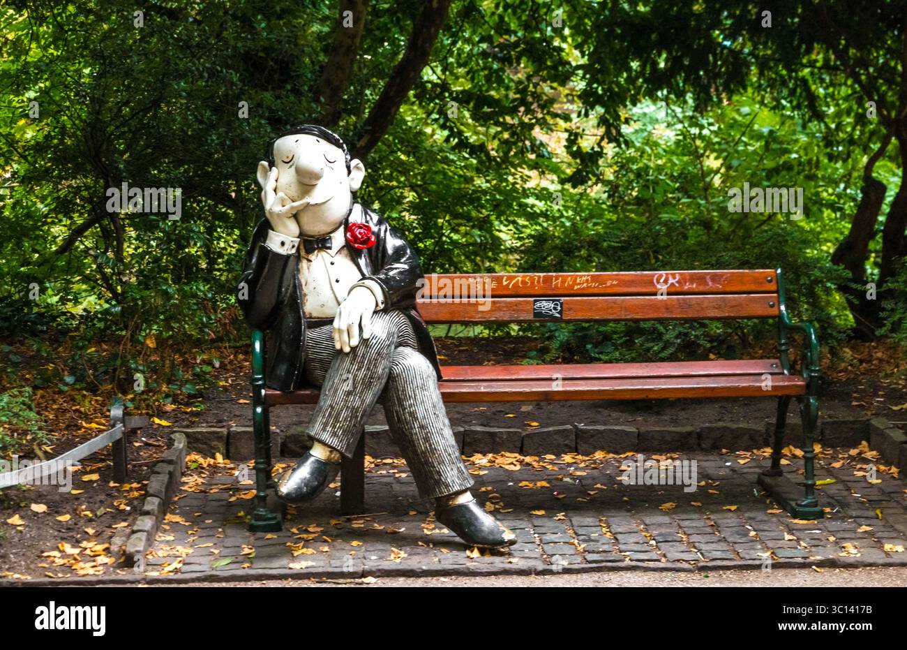 Lovely view of a life-size figure on the square Loriotplatz in Bremen ...