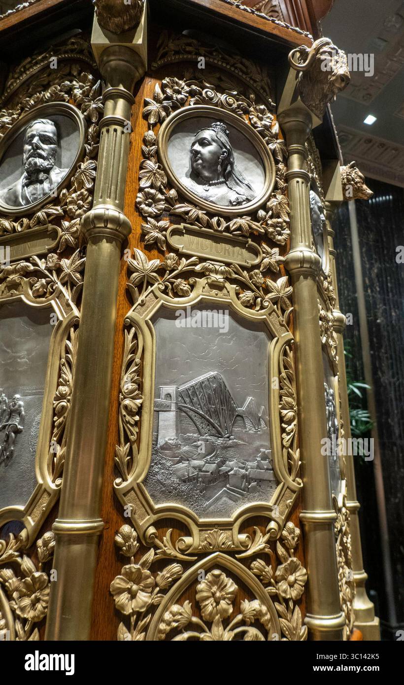 The great Waldorf Astoria clock is a legendary part of New York City ...