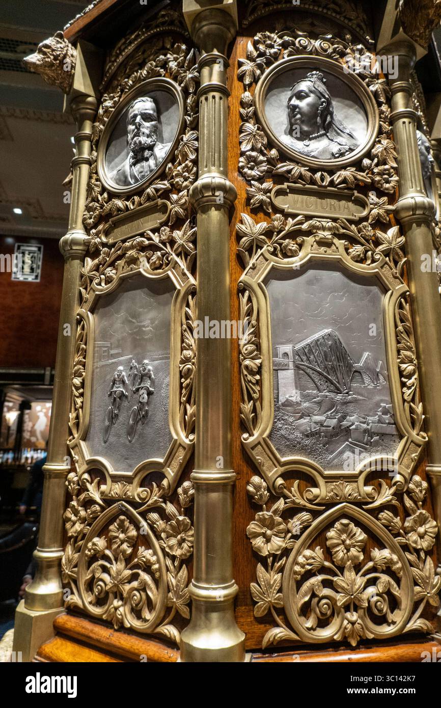 The great Waldorf Astoria clock is a legendary part of New York City ...