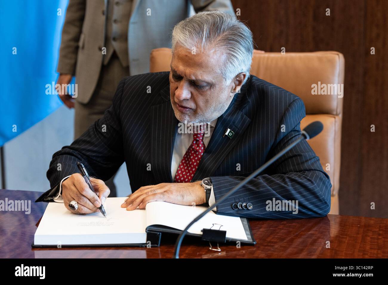 Mohammad Ishaq Dar, Deputy Prime Minister and Minister for Foreign ...