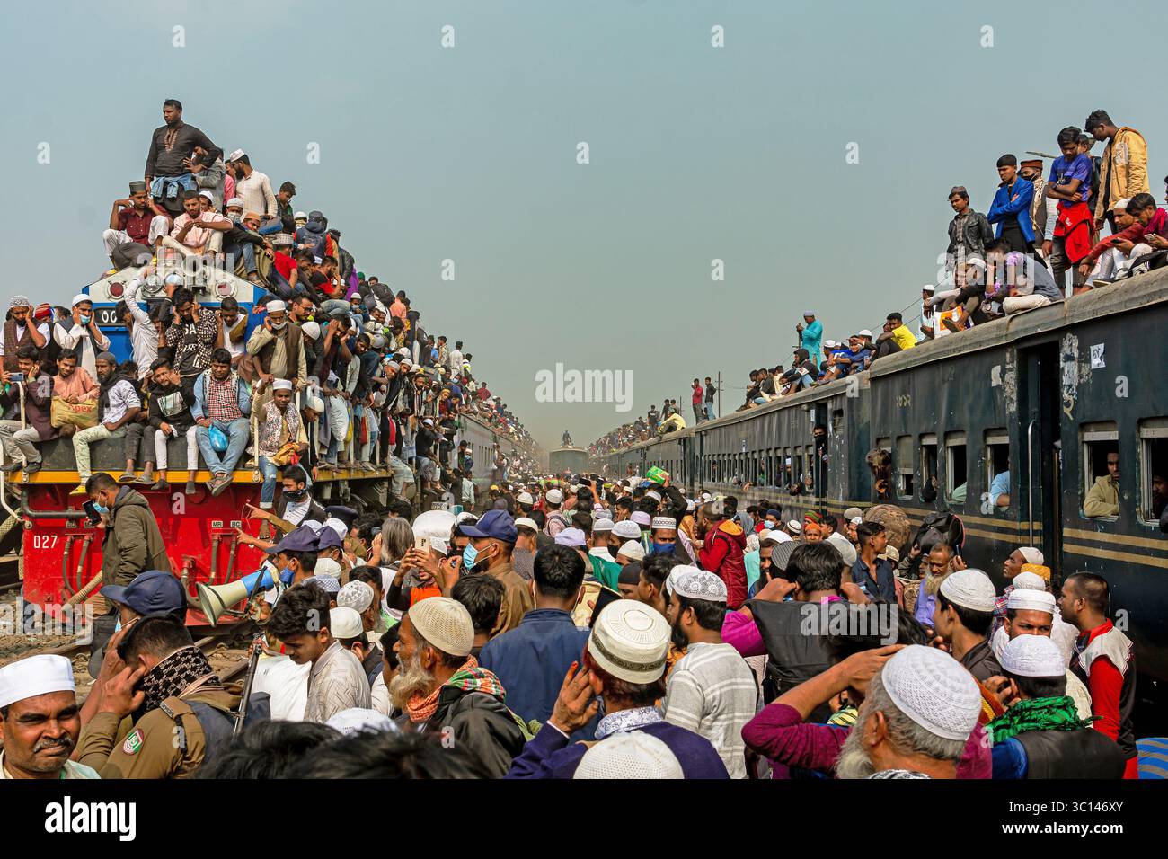 Bishw Ijtema in Bangladesh, Turag River Stock Photo - Alamy
