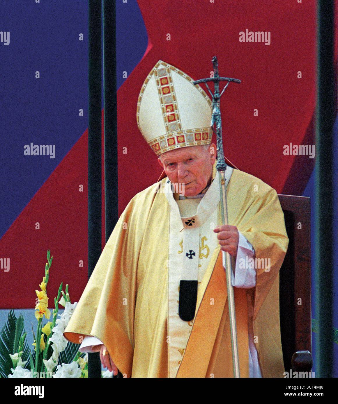 Pope John Paul II (Karol Jozef Wojtyla) celebrating the Holy Mass at ...