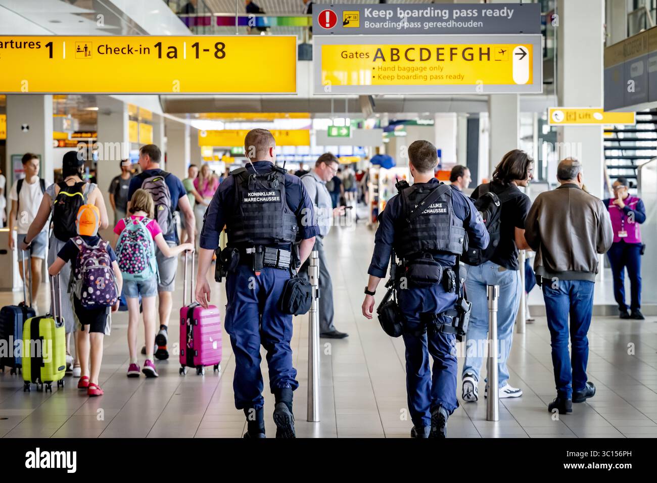 SCHIPHOL - Marechaussee schiphol guards and secures the airport The ...