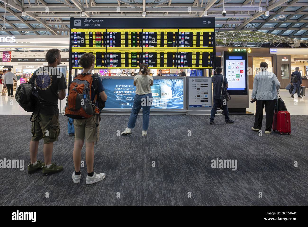Scoreboard departures bangkok thailand hi-res stock photography and ...