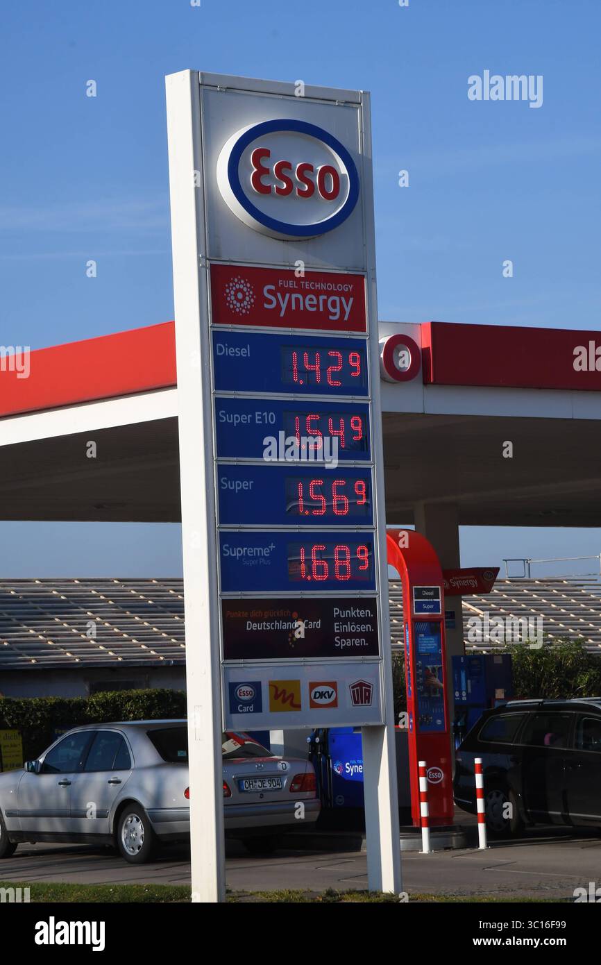 Burg / Fehmarn / Germany 17.November 2018. Esso gasoline station in ...
