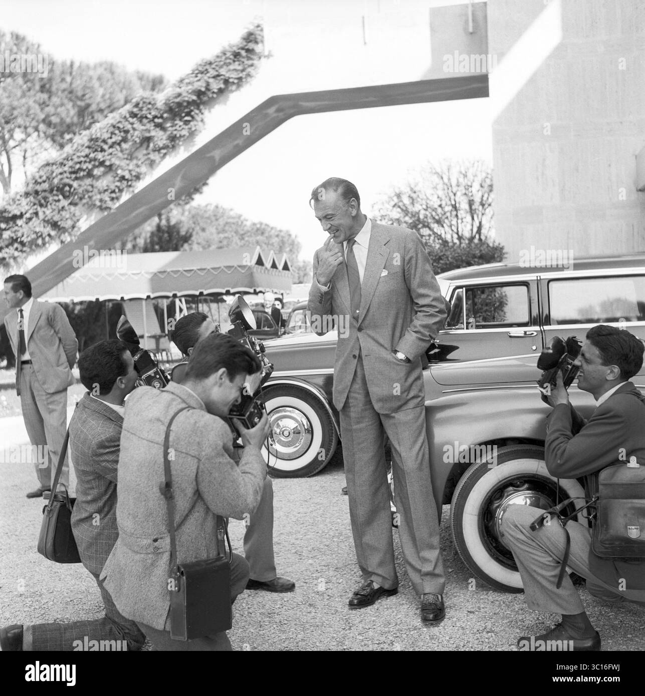 Kneeled man kneeling down looking hi-res stock photography and images ...