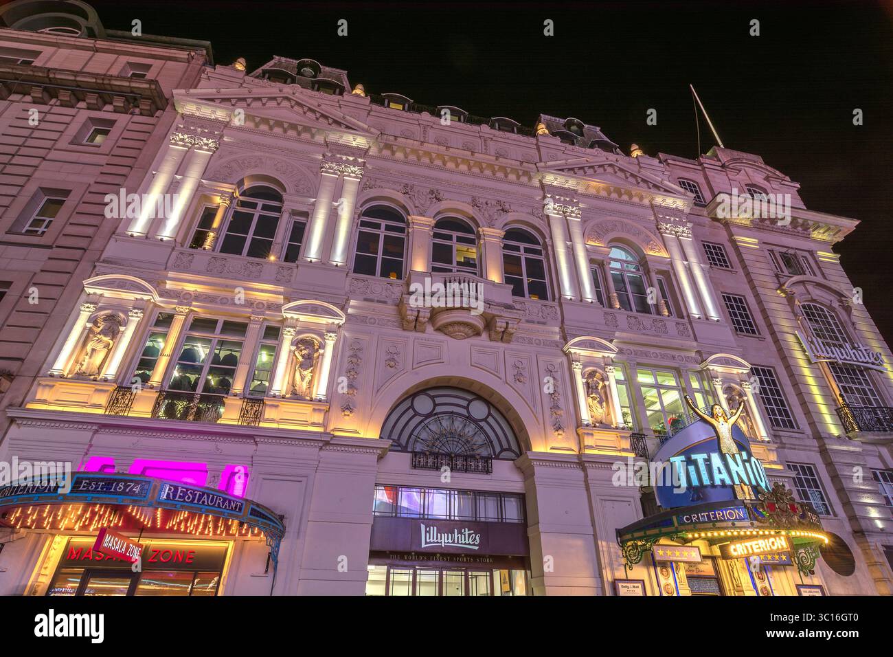 Lillywhites building at night, Regent st, Piccadilly Circus, London ...