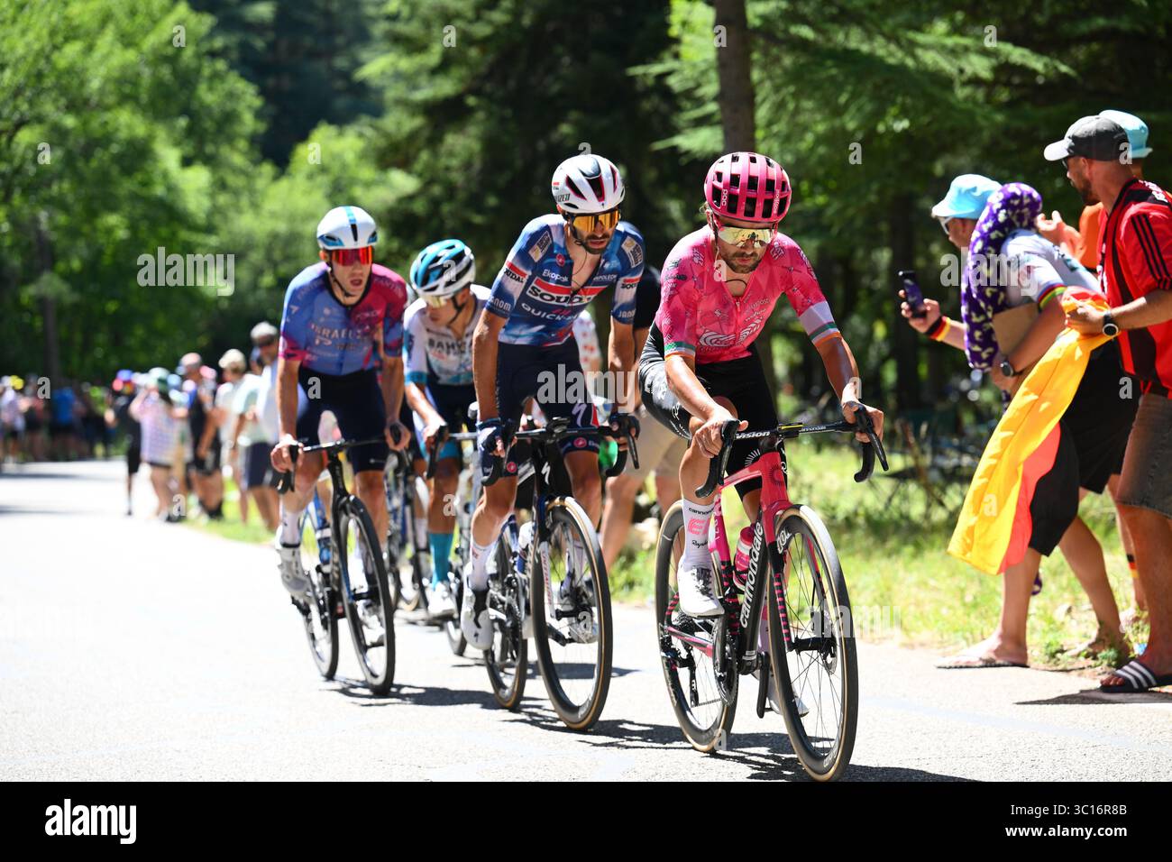 Tour de France 2025 Stage 16, Montpelier to Mont Ventoux. Ben Healy for ...