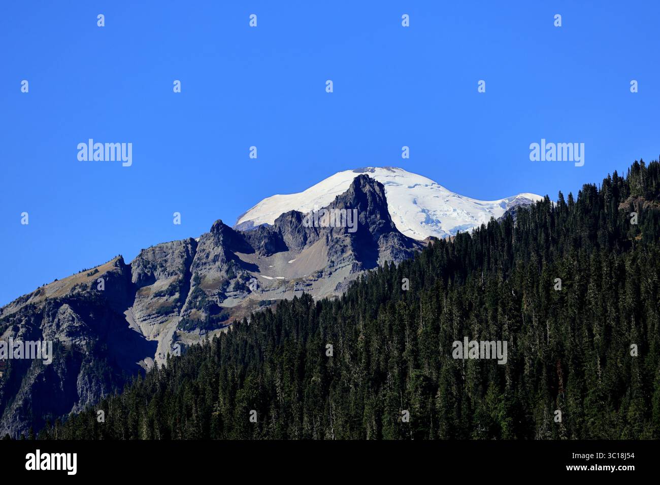 Alpine ridge towering rocky hi-res stock photography and images - Alamy