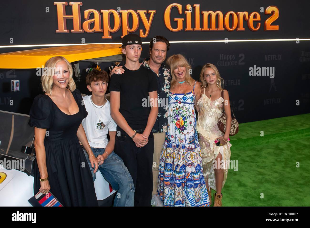 Oliver hudson and wilder brooks hudson hi-res stock photography and ...