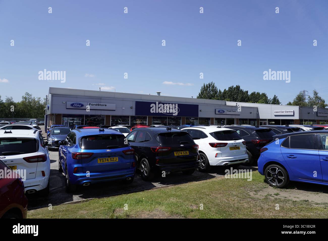 Ford cars Centre Trust Ford Corporate logo signs in Barnsley, South ...