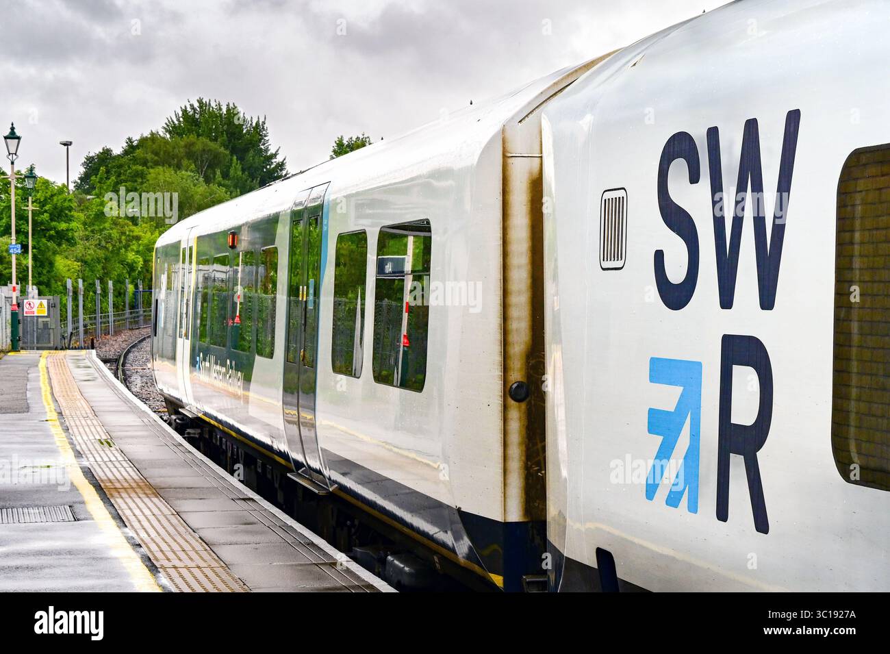 Alton, Hampshire, England, UK - 20 July 2025: Side view of a Class 450 ...