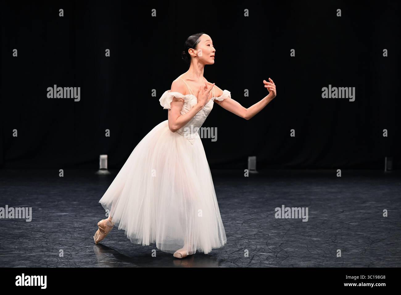 A preview of Giselle by The National Ballet of Japan at the Royal Opera ...