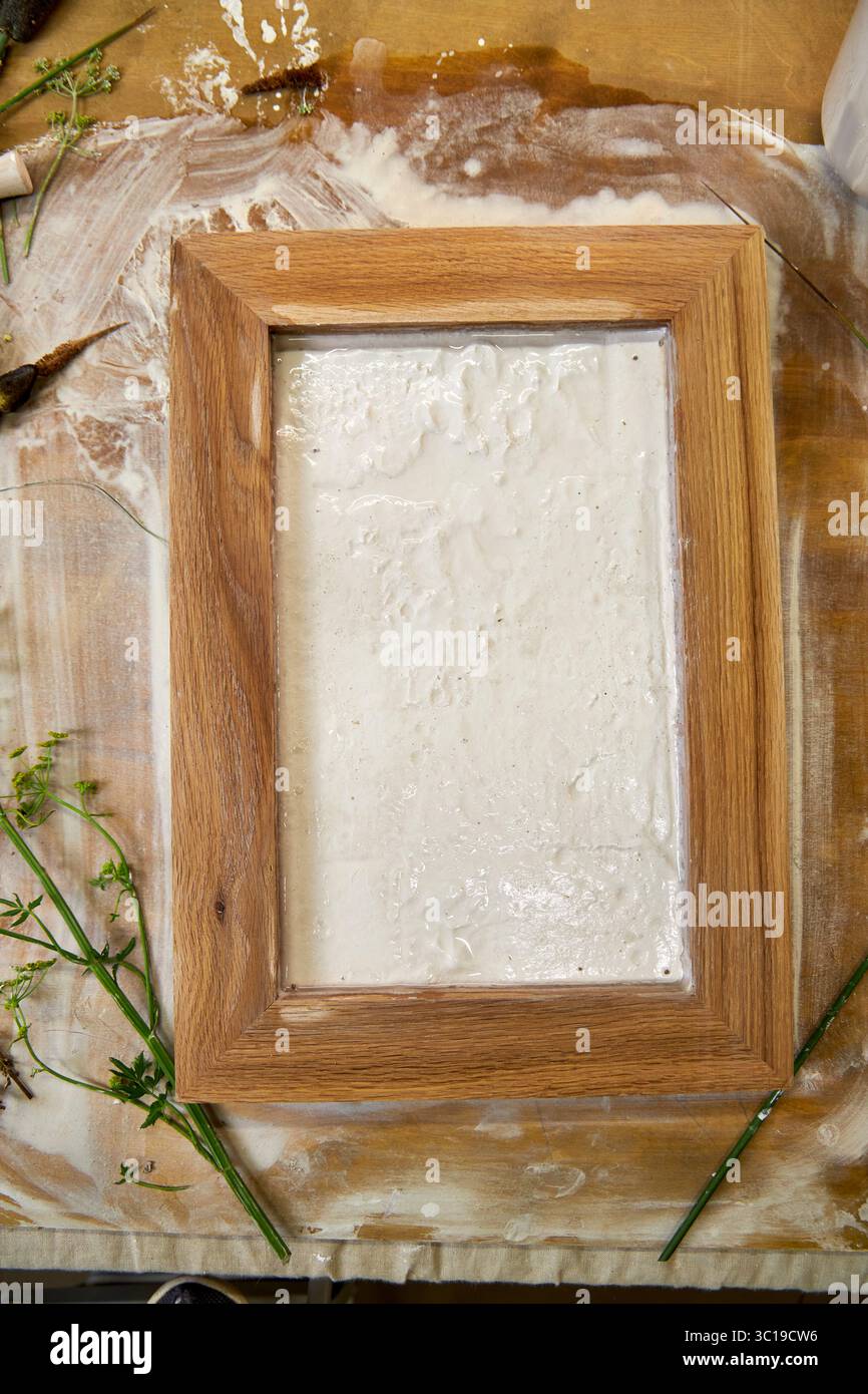 Pouring liquid plaster wooden hi-res stock photography and images - Alamy