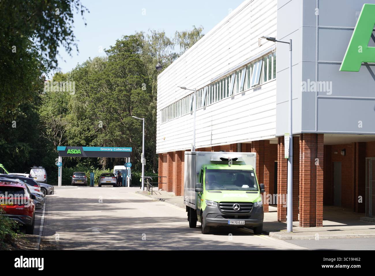 Asda superstore supermarket. Asda collections delivery service vans ...