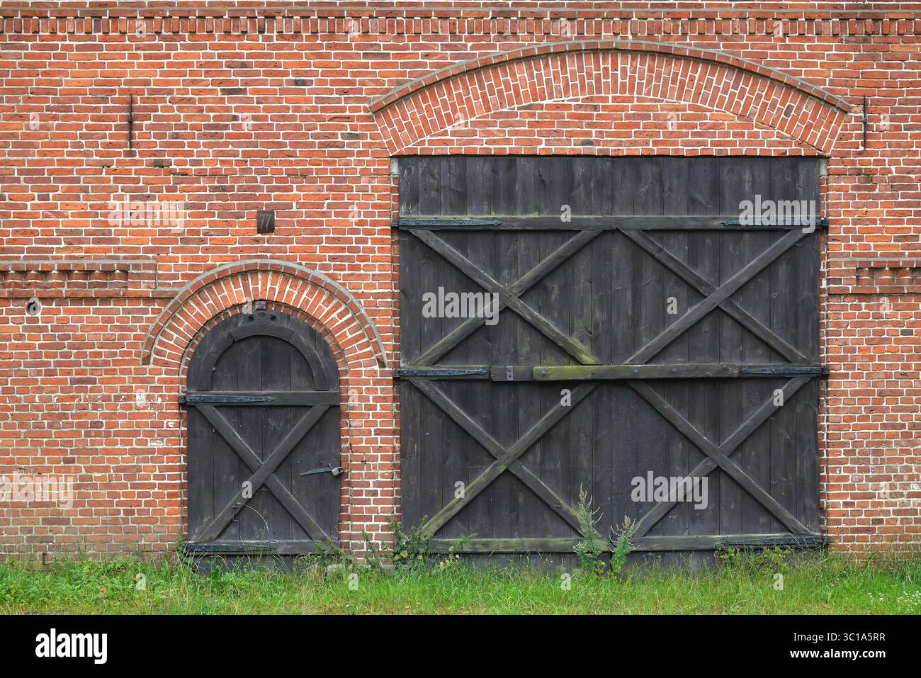 Structural contrasts hi-res stock photography and images - Alamy