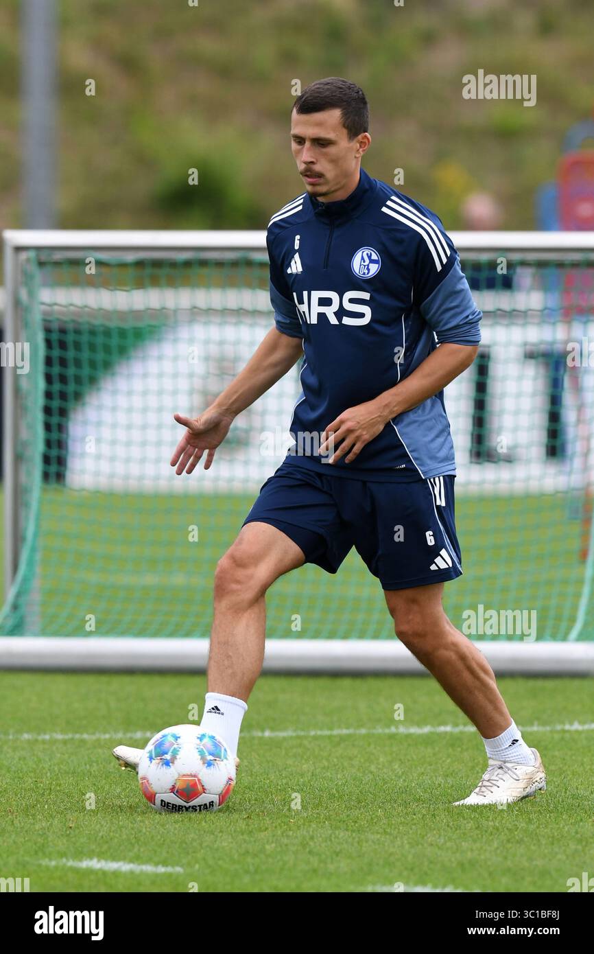 Ron Schallenberg ( Schalke 04 ) GER, Training FC Schalke 04, Fussball ...