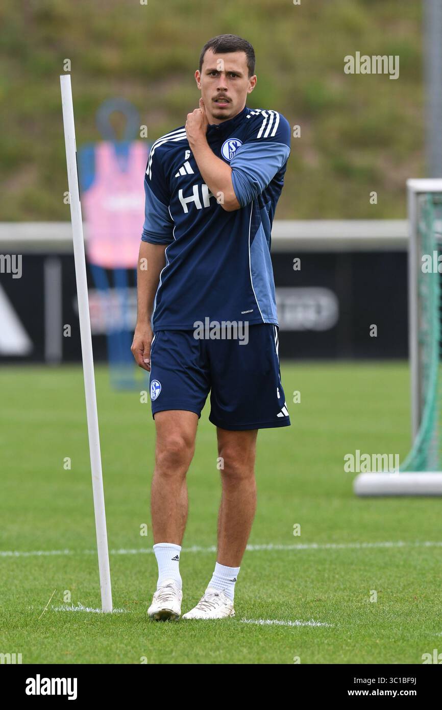 Gelsenkirchen, Deutschland. 22nd July, 2025. Ron Schallenberg ( Schalke ...