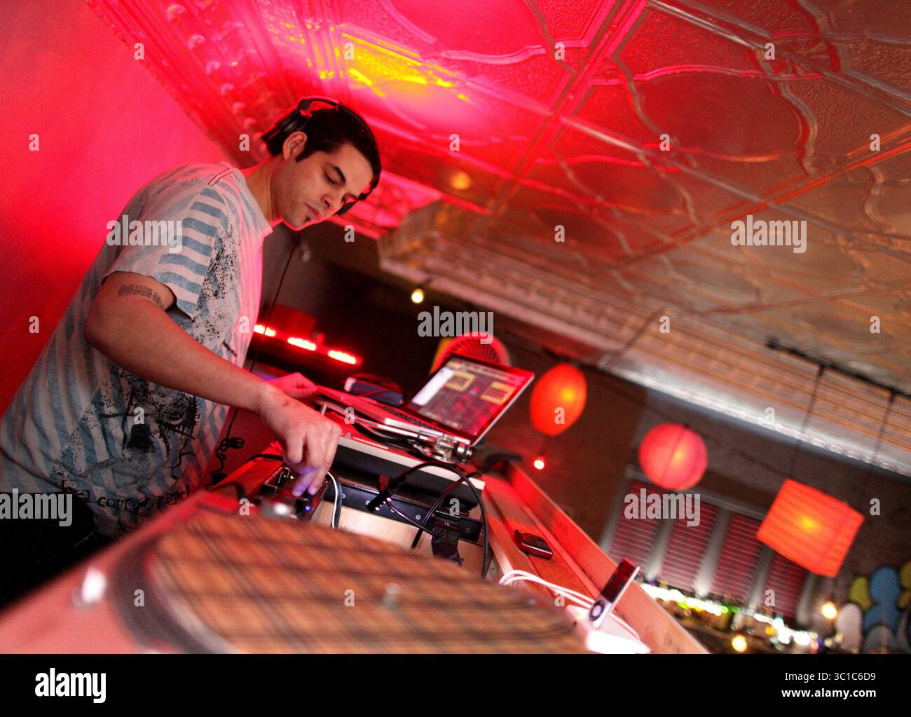 Fourfeet hi-res stock photography and images - Alamy