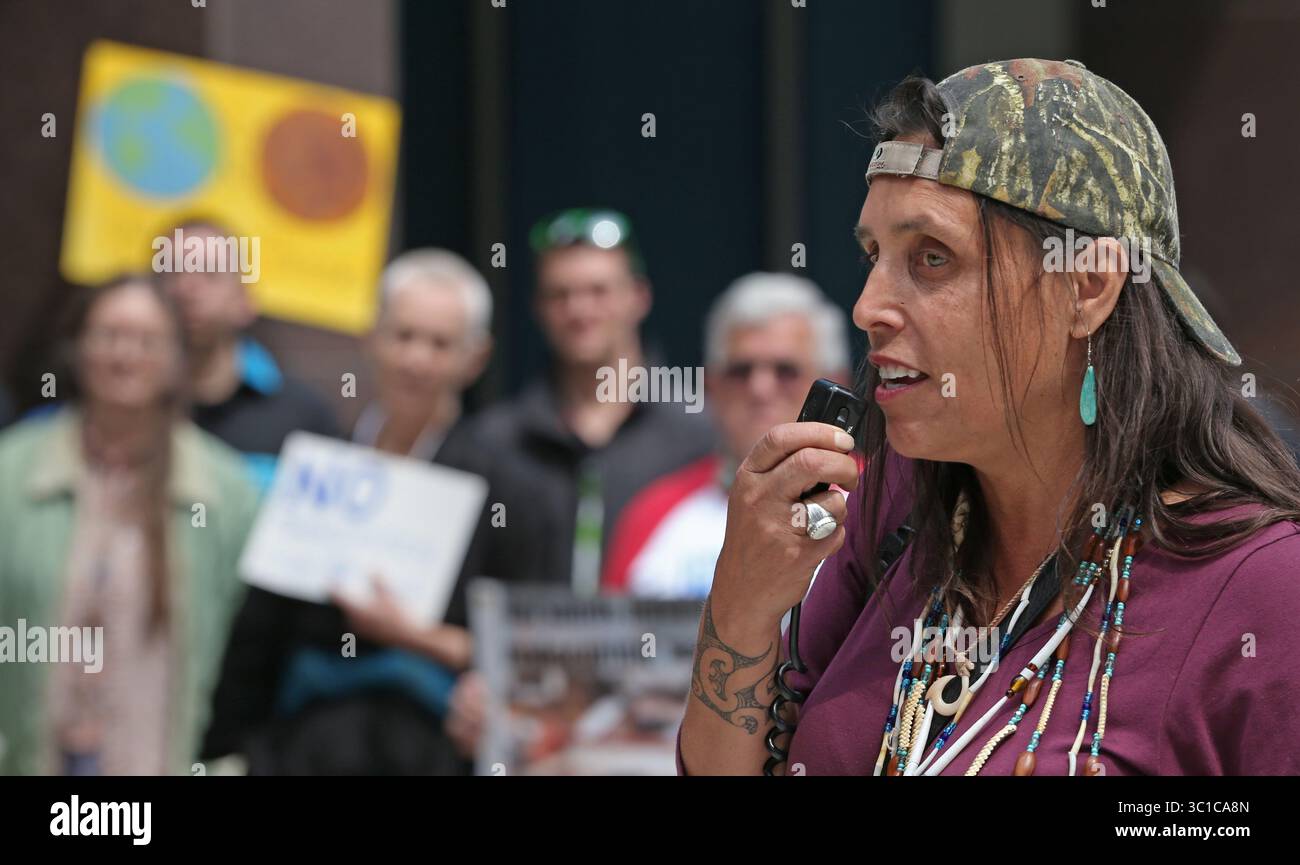 Native american fishing rights hi-res stock photography and images - Alamy
