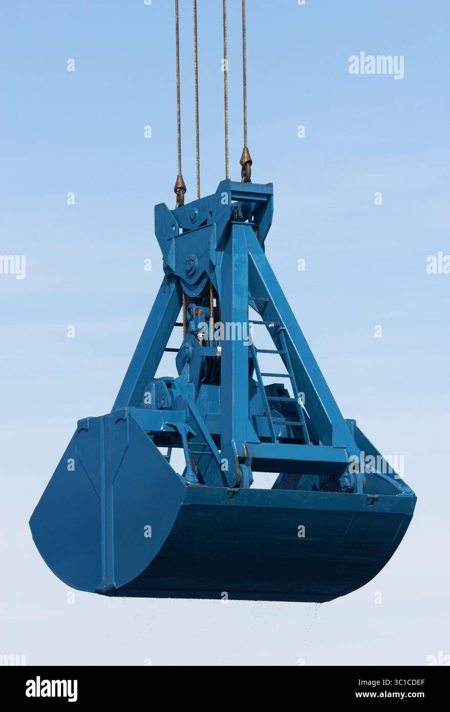 Big wire rope shovel crane Stock Photo - Alamy