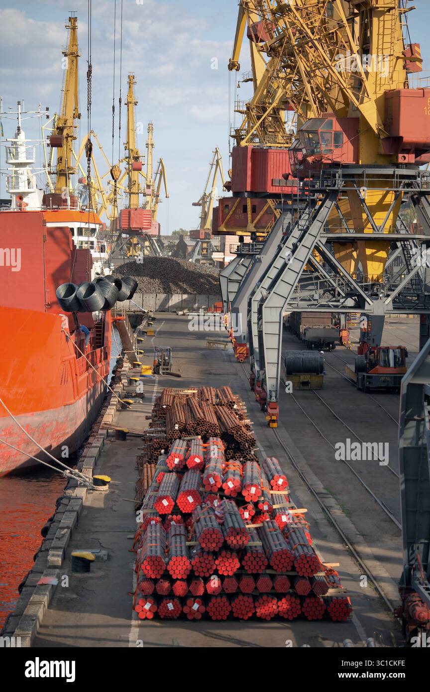 Ship substructure hi-res stock photography and images - Alamy