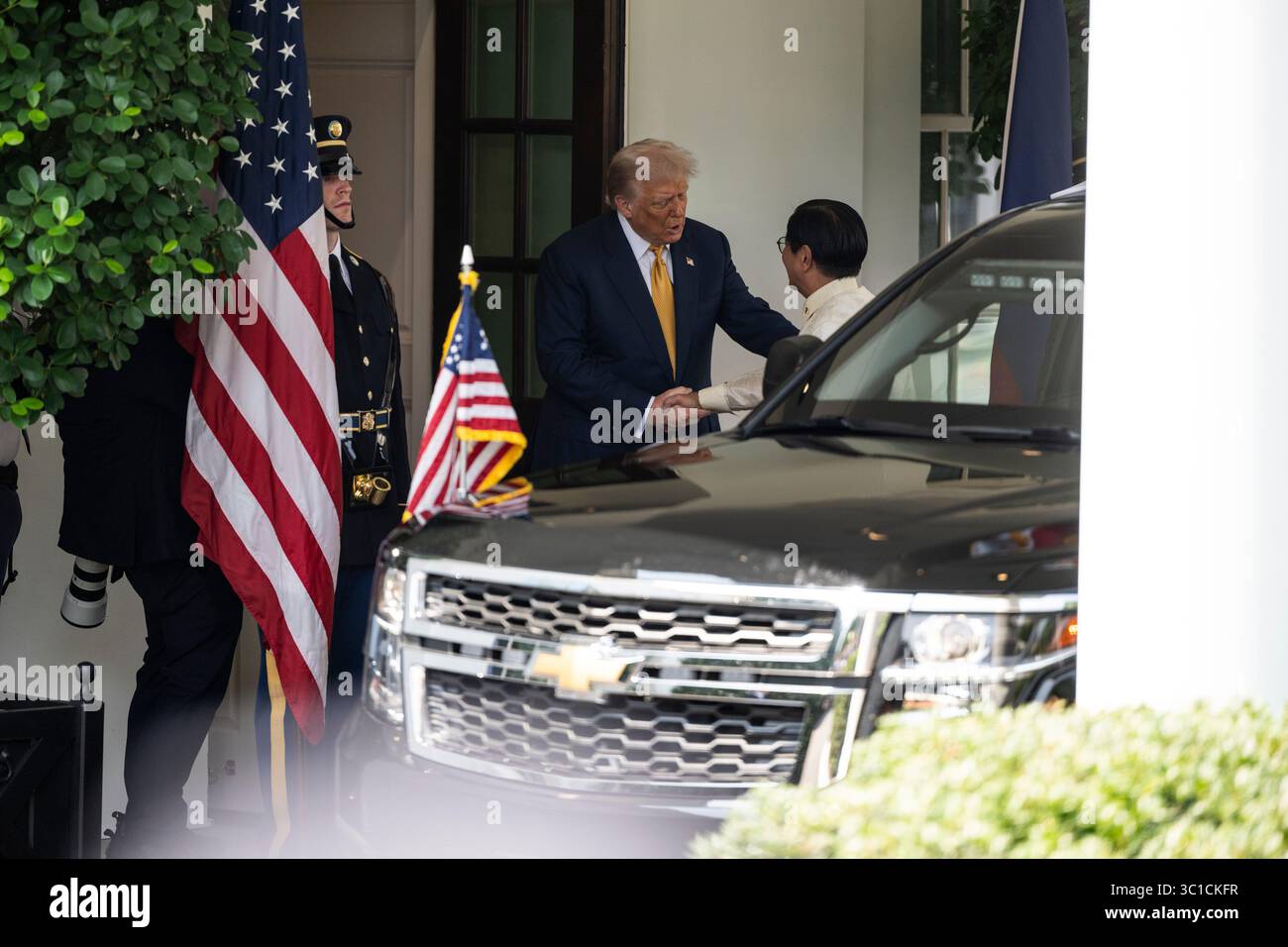 United States President Donald J Trump greets President Ferdinand ...