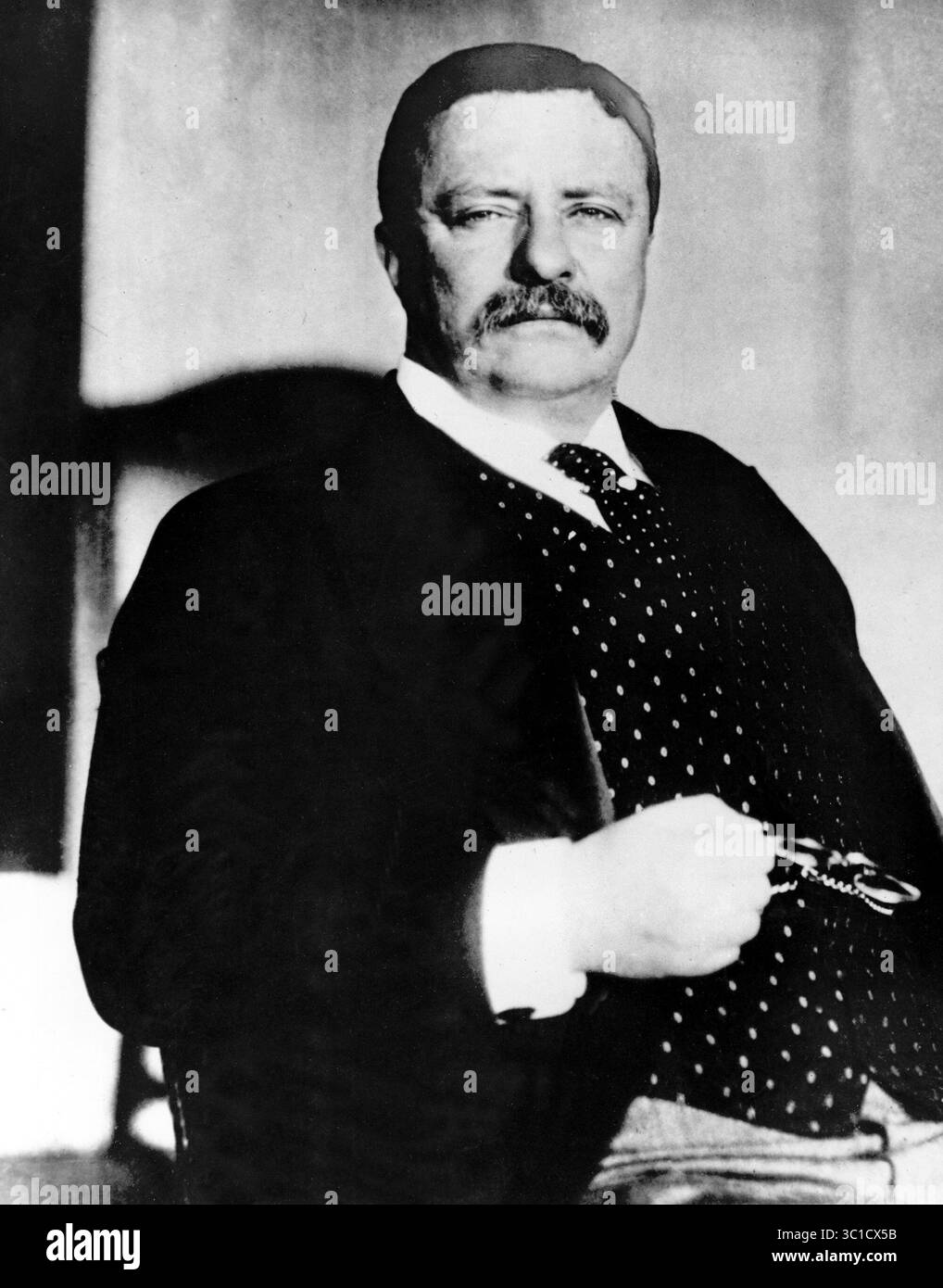 Minneapolis star tribune Black and White Stock Photos & Images - Alamy