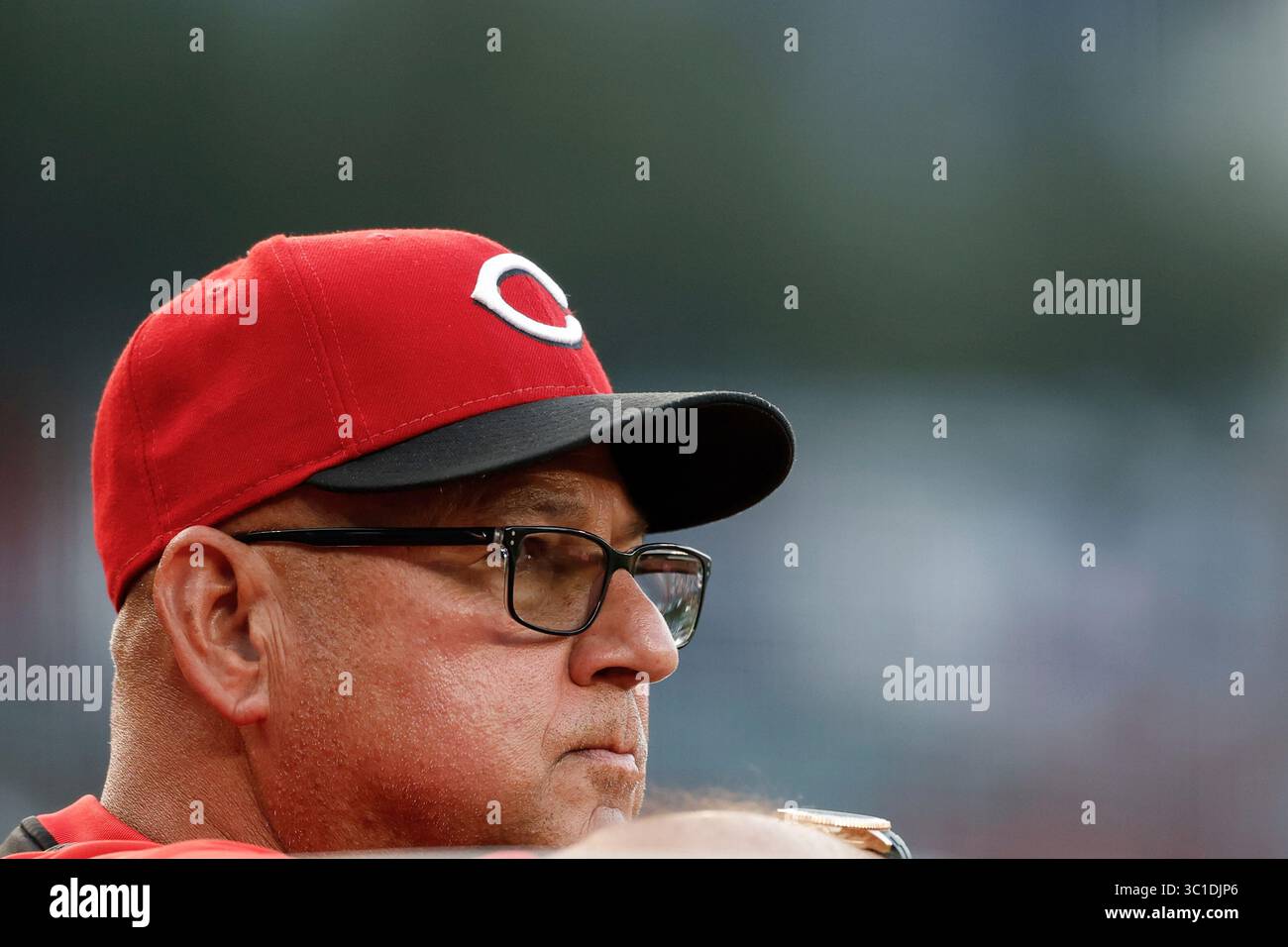 Cincinnati Reds manager Terry Francona looks on from the dugout during ...