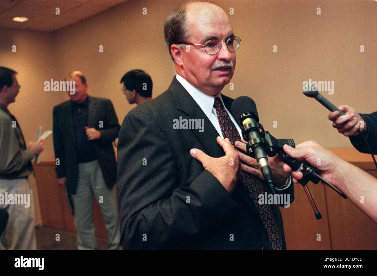 American express stock information on hi-res stock photography and ...