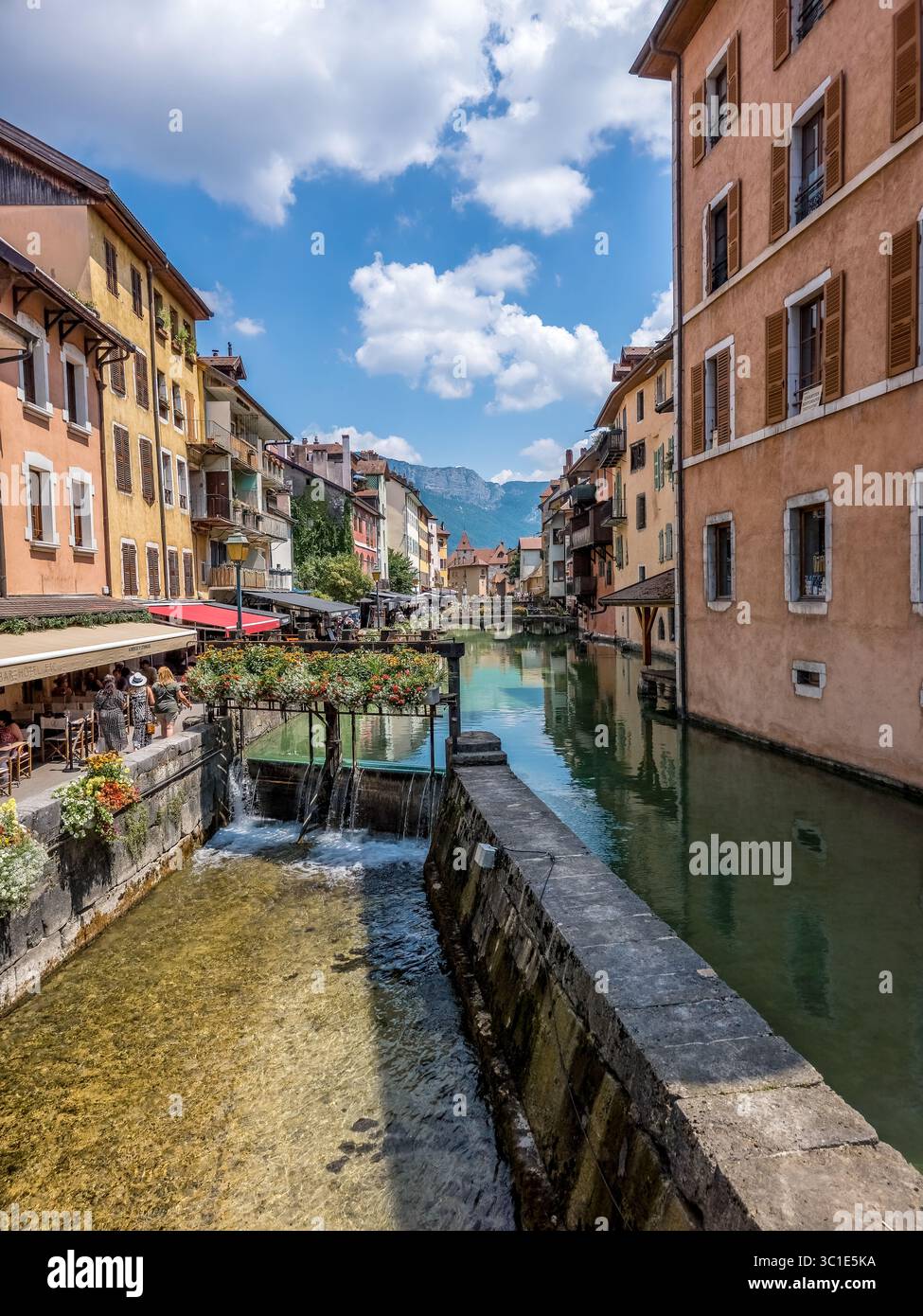 Colorful streets scenic beaches hi-res stock photography and images - Alamy