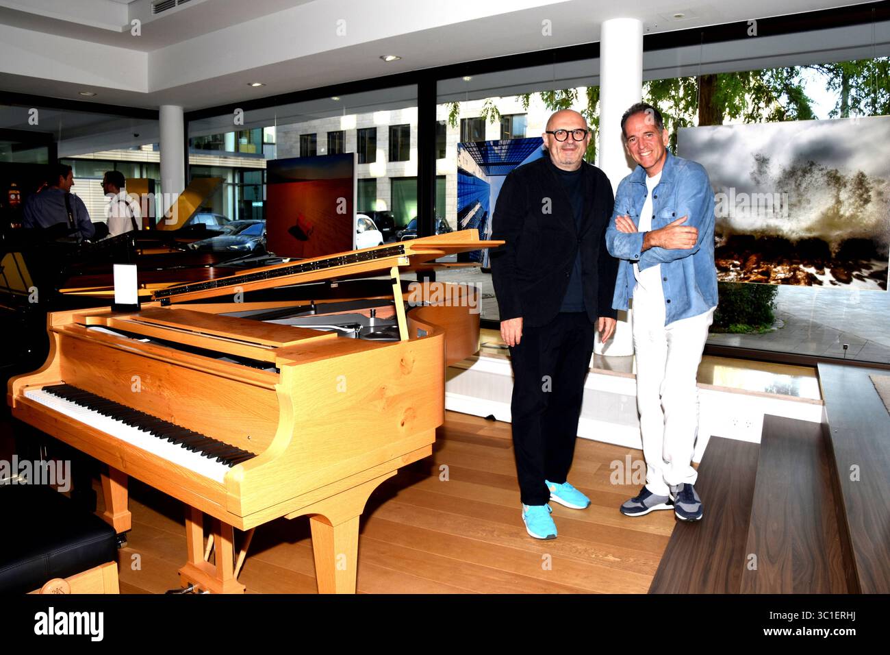 Joe Plakinger Gastgeber Steinway und Sons Muenchen Ares Yannakopoulos ...