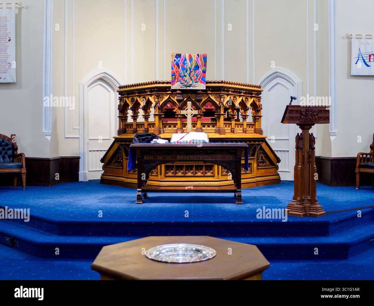 Urban churchscape ottawa hi-res stock photography and images - Alamy
