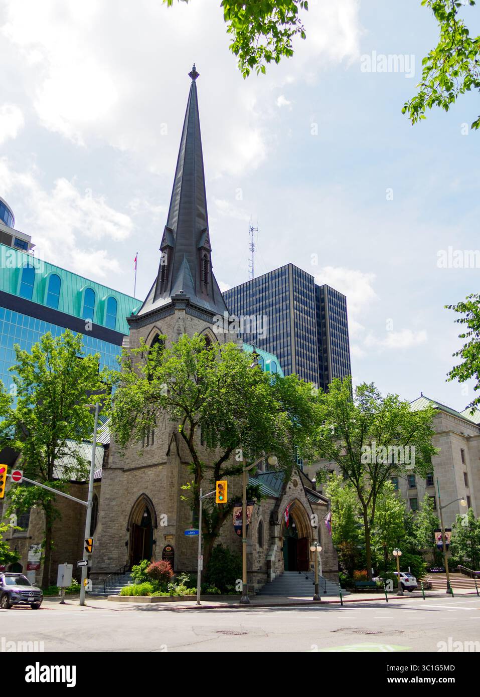 Urban churchscape ottawa hi-res stock photography and images - Alamy