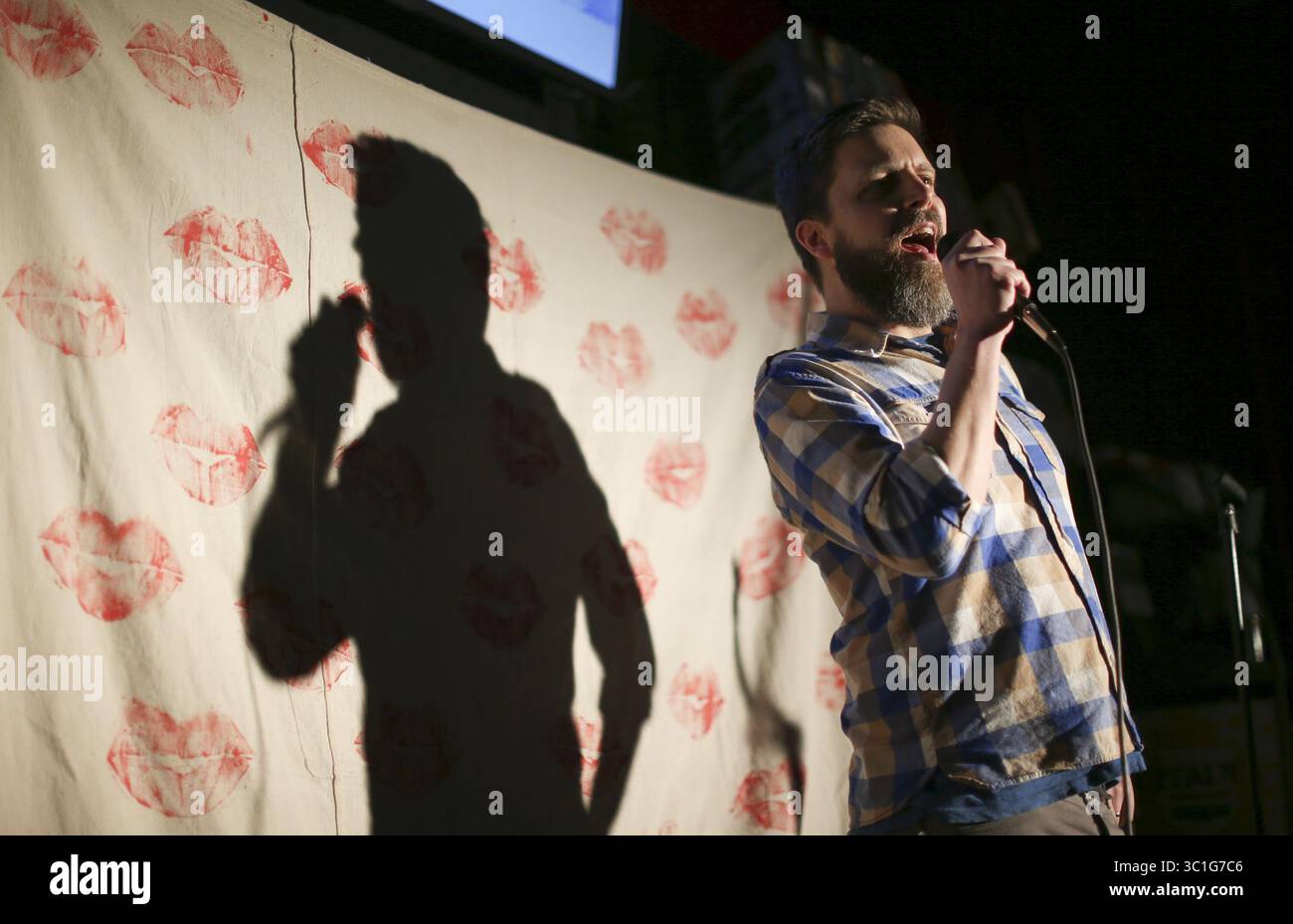 Casey kisses hi-res stock photography and images - Alamy