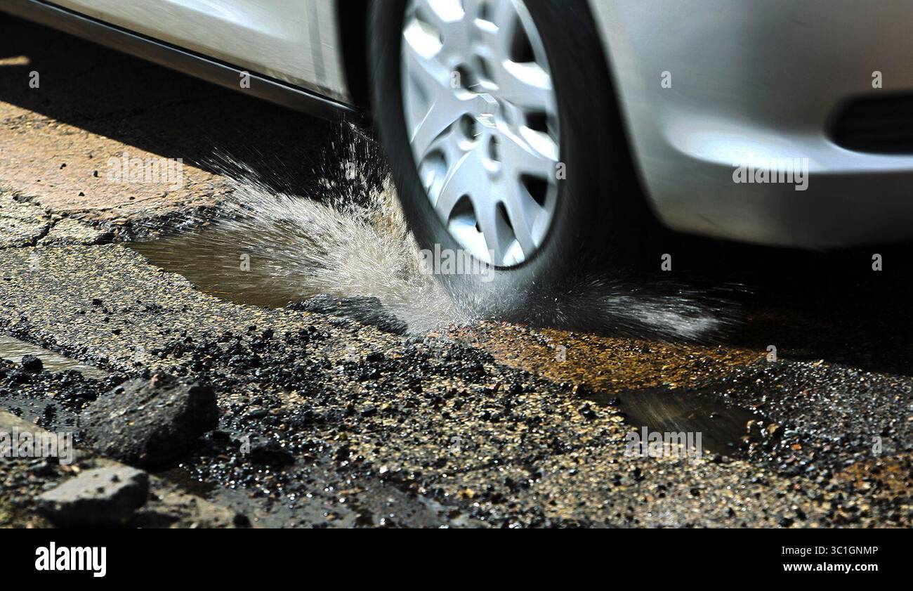 West minnehaha parkway hi-res stock photography and images - Alamy