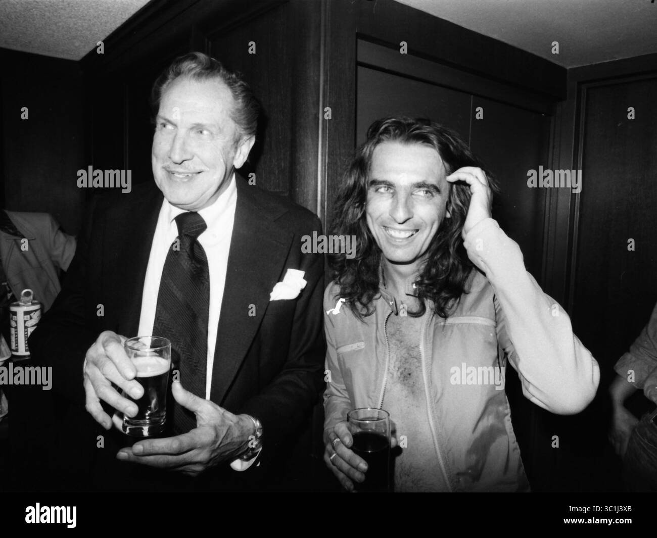 Vincent price and alice cooper hi-res stock photography and images - Alamy