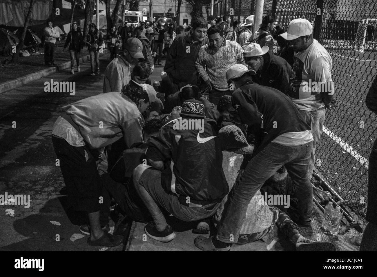 Migrants caravan Black and White Stock Photos & Images - Alamy