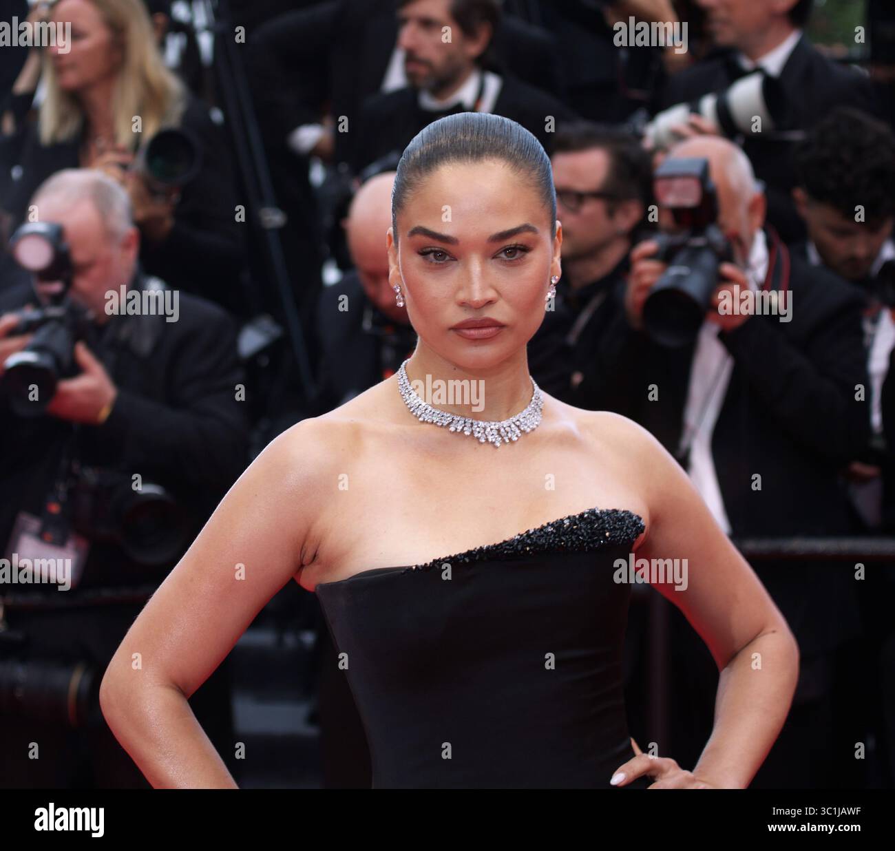 Australian model shanina shaik hi-res stock photography and images - Alamy