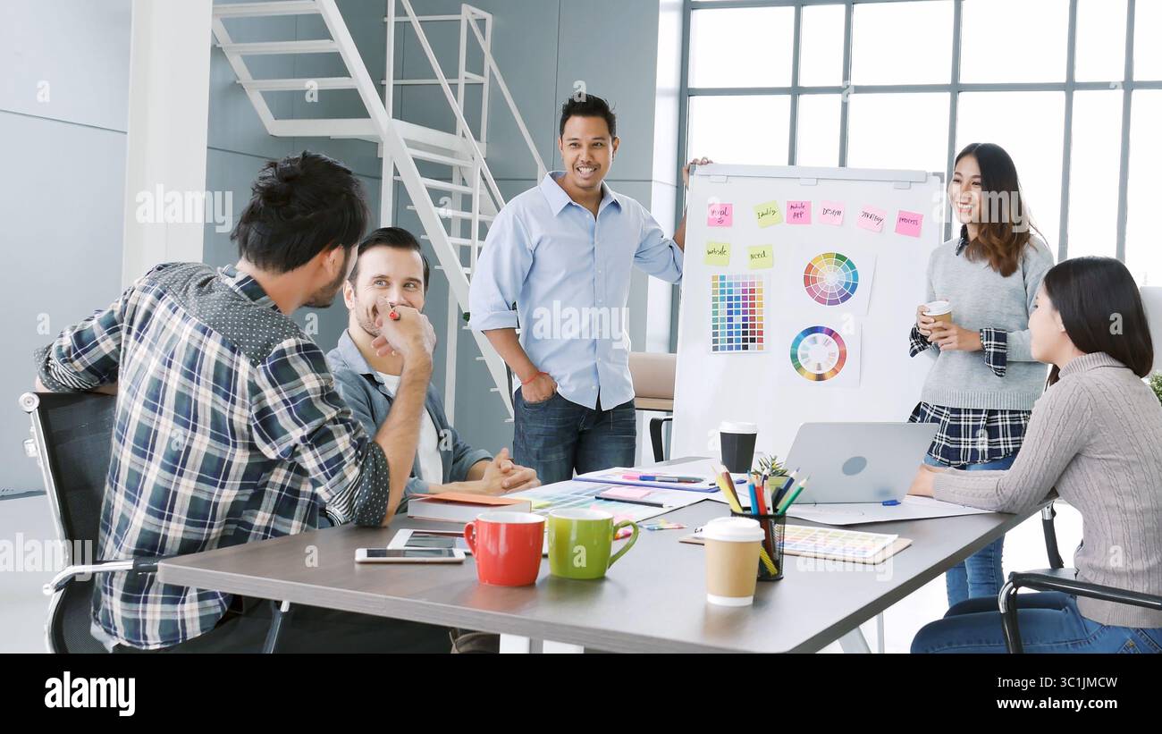 Diversity multiethnic team group of business people Present meeting ...