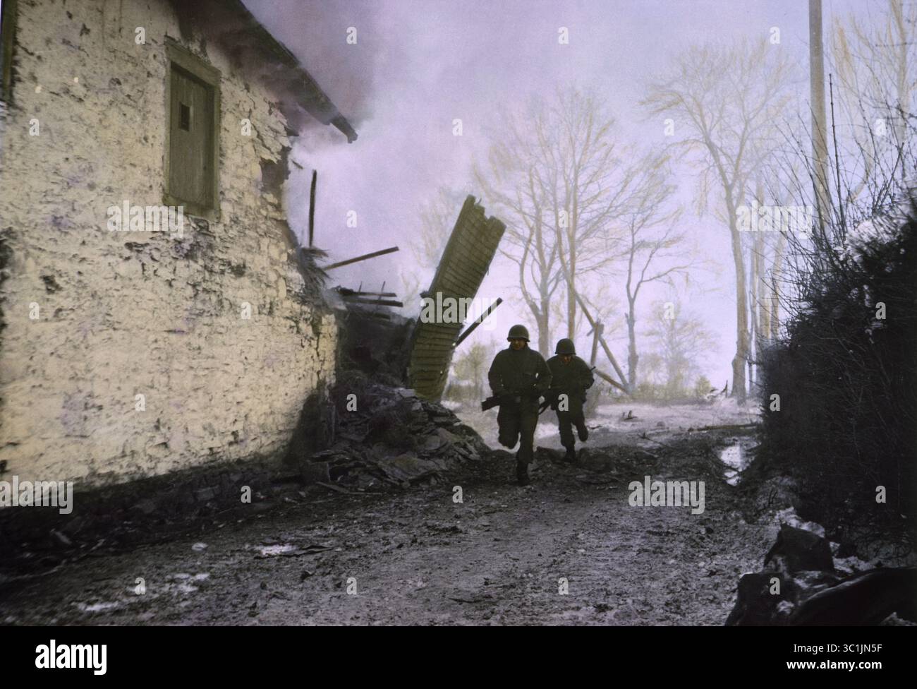 December 11, 2018 - Belgium - Infantrymen Advancing under Enemy Shell ...