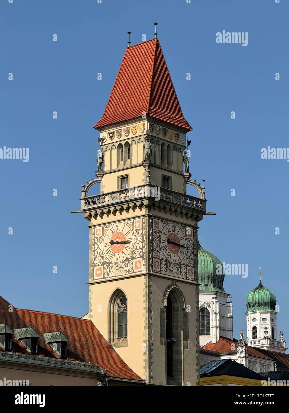 Old city hall smartphone stock photos and images - Alamy