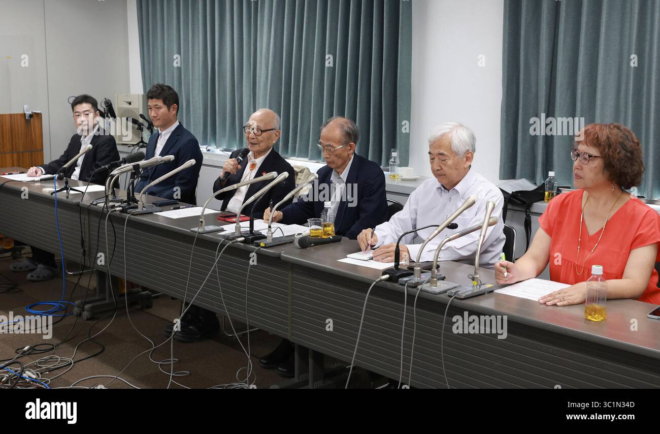 Representatives of the Japan Confederation of A- and H-Bomb Sufferers ...