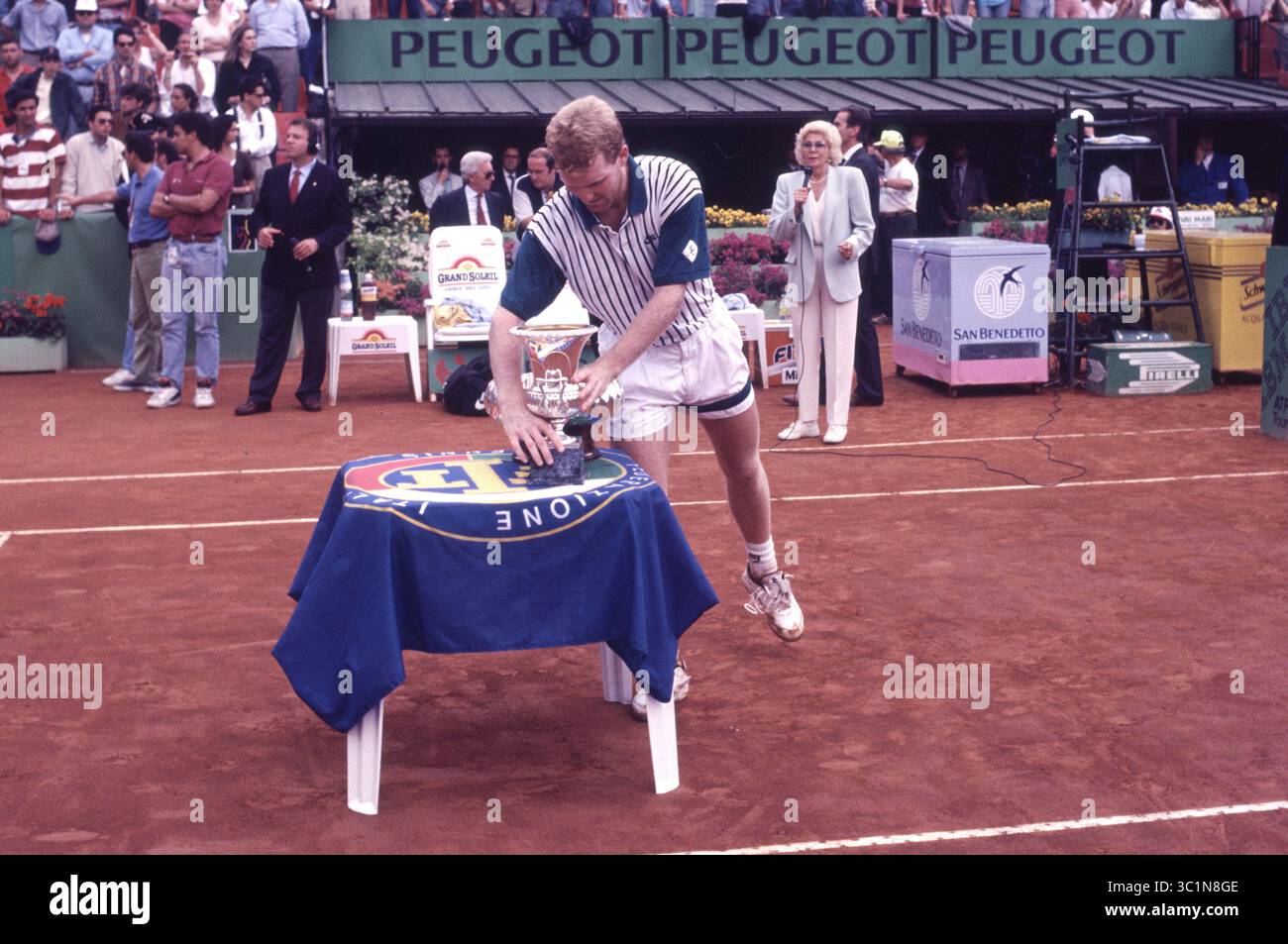 Jim courier former american tennis player hi-res stock photography and ...