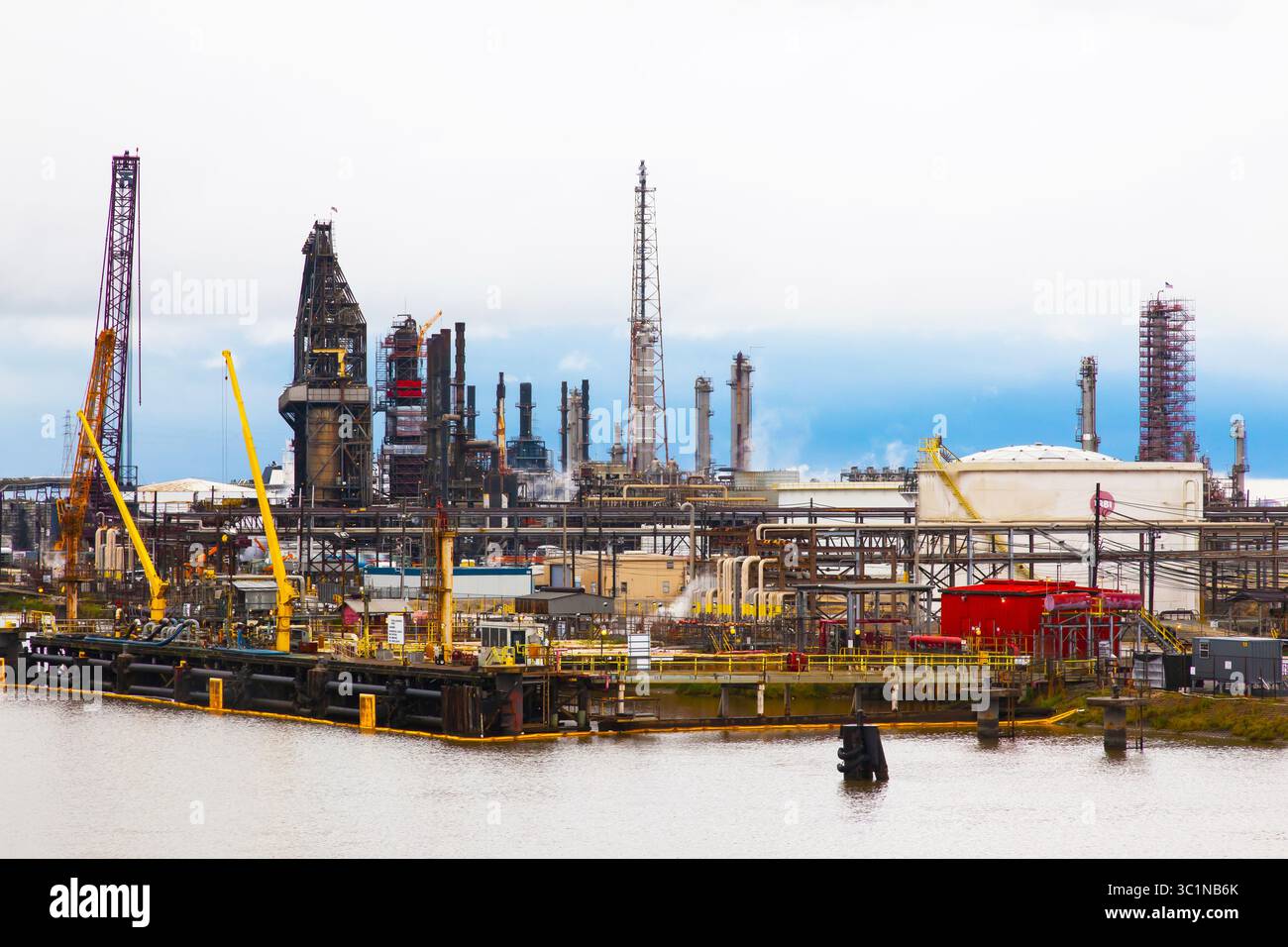 Oil refinery in Beaumont, Port Arthur, USA Stock Photo - Alamy