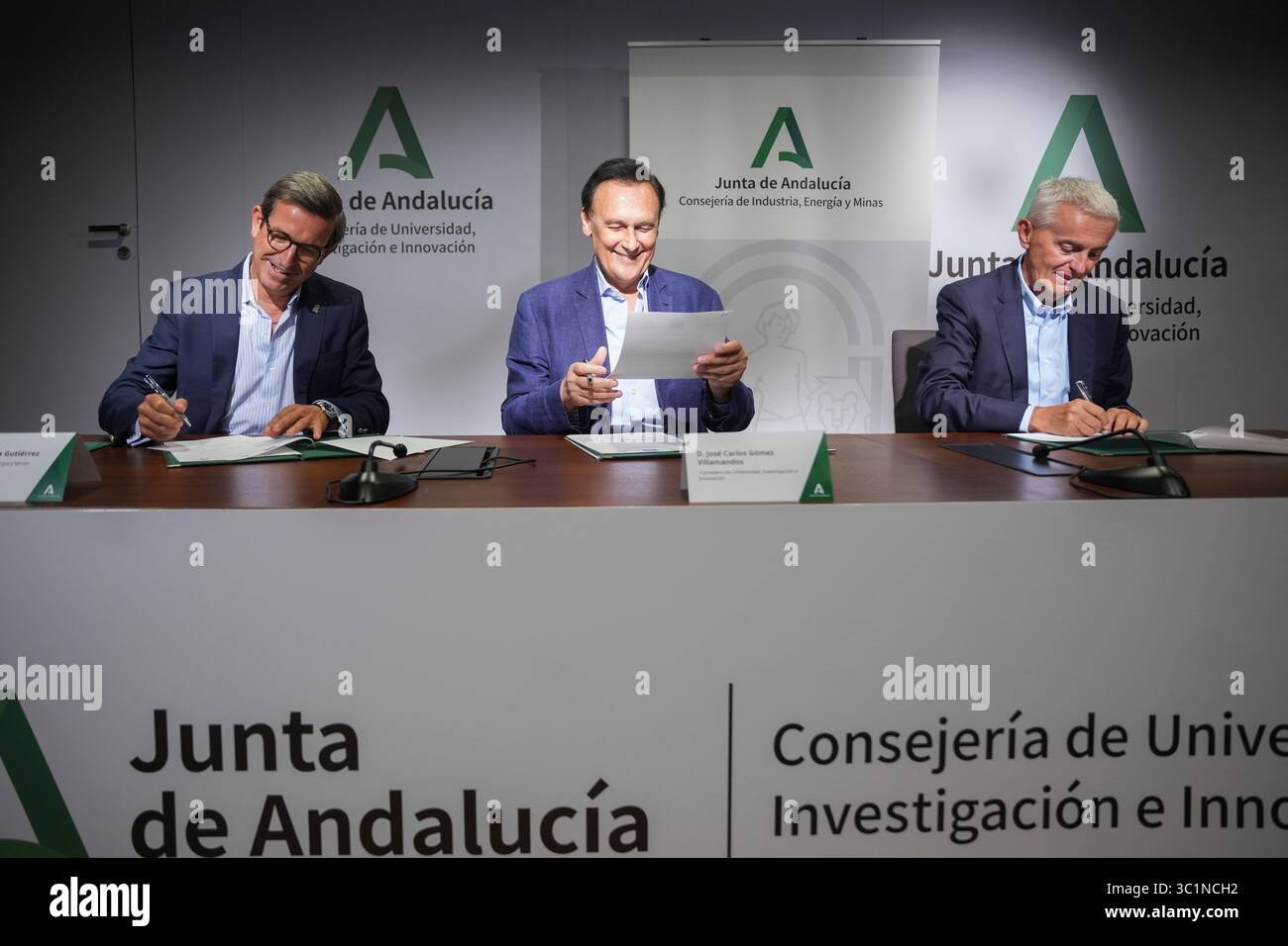 (L-R) The Councilor for Industry, Energy and Mines, Jorge Paradela JULY ...